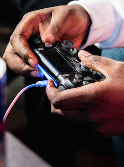 7 ejercicios de manos para gamers | Red Bull