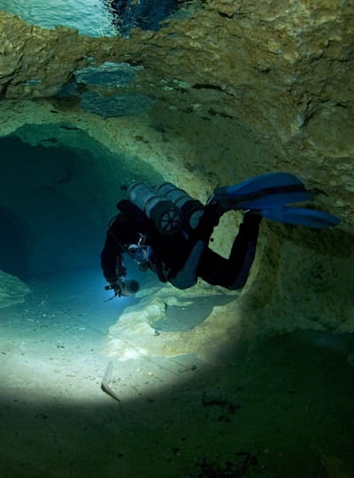 Jill Heinerth: The explorer who dives inside icebergs