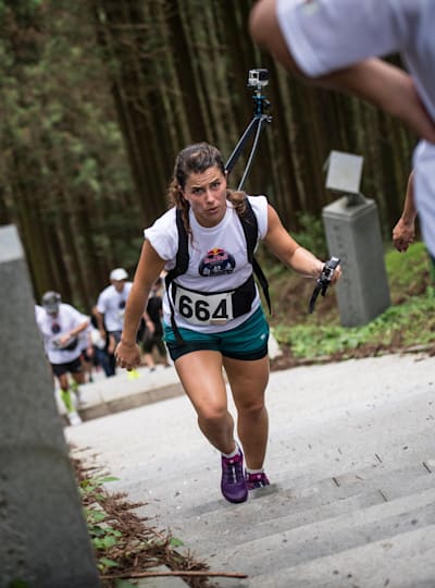 Red Bull Haku Ryu Sou: course de 3333 marches en POV