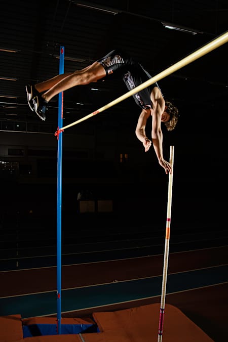 pole vault snaps