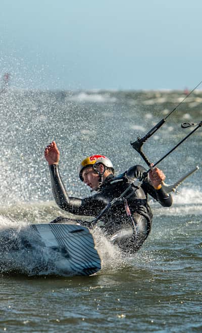 Tom Bridge: Kitesurfing – Red Bull Athlete Profile