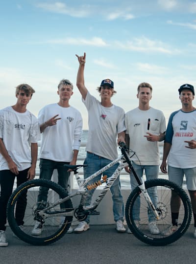 Fabio Wibmer behind the scenes: Meet the Team