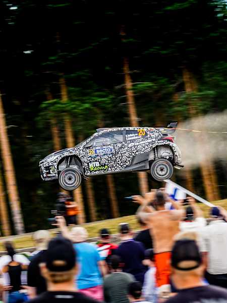 WRC2 title fight heats up ahead of Paraguay debut