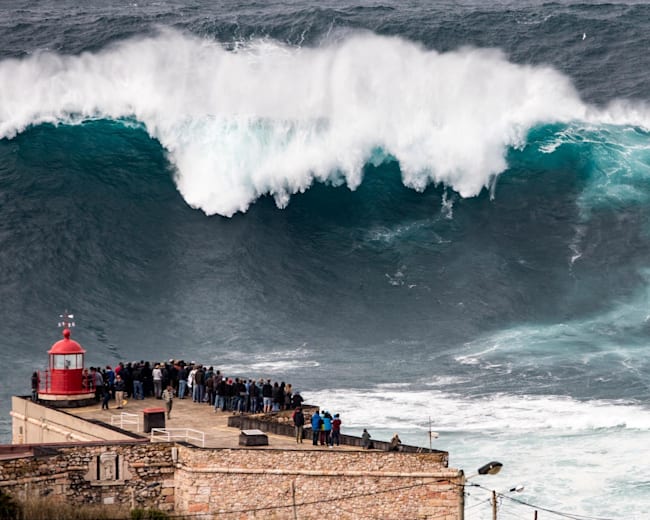 Surf para flipar en Nazaré... ¡con Filmers At Large!