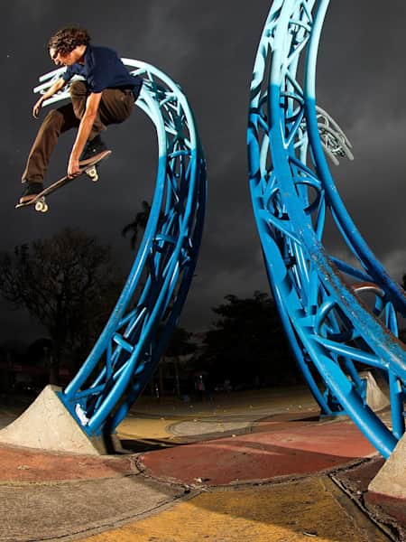 Skaters help two deaf Costa Ricans hear again