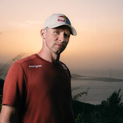 World first: Slackliner Jaan Roose walks Messina Strait