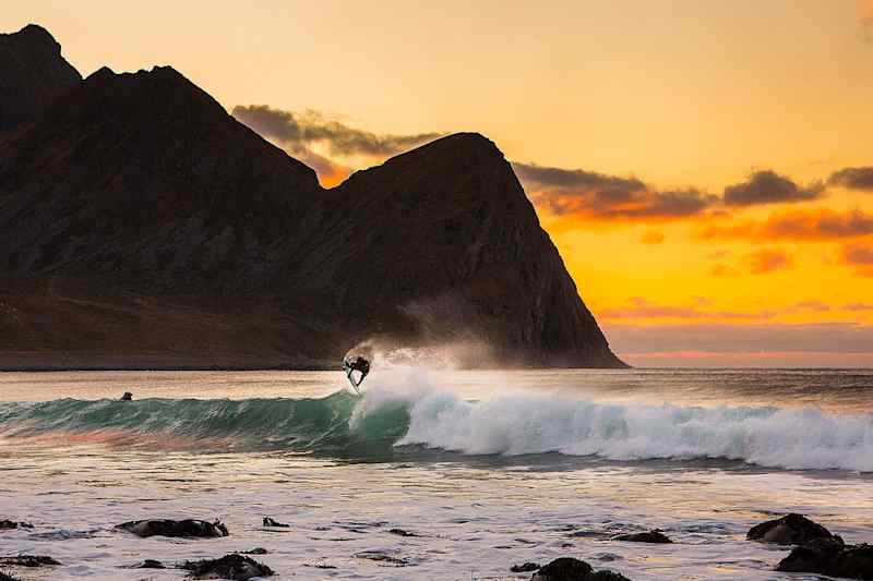 mick fanning surfing alfred