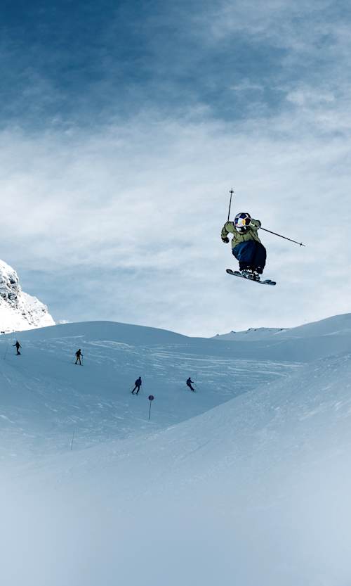 Manon Loschi: Freeskiing – Red Bull Athlete Page