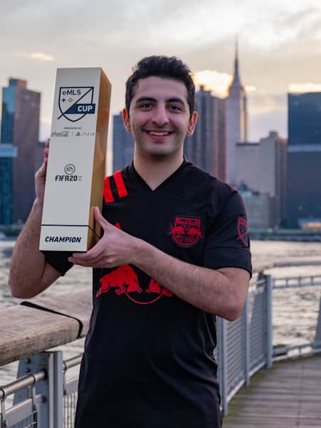 George Adamou Shares His FIFA Tips