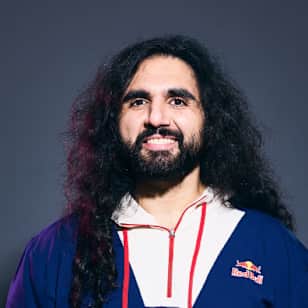Esfand: Gaming - Red Bull Athlete Profile