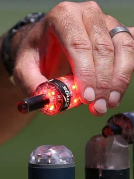 Zing Cricket Wicket: LED lights in stumps & bails