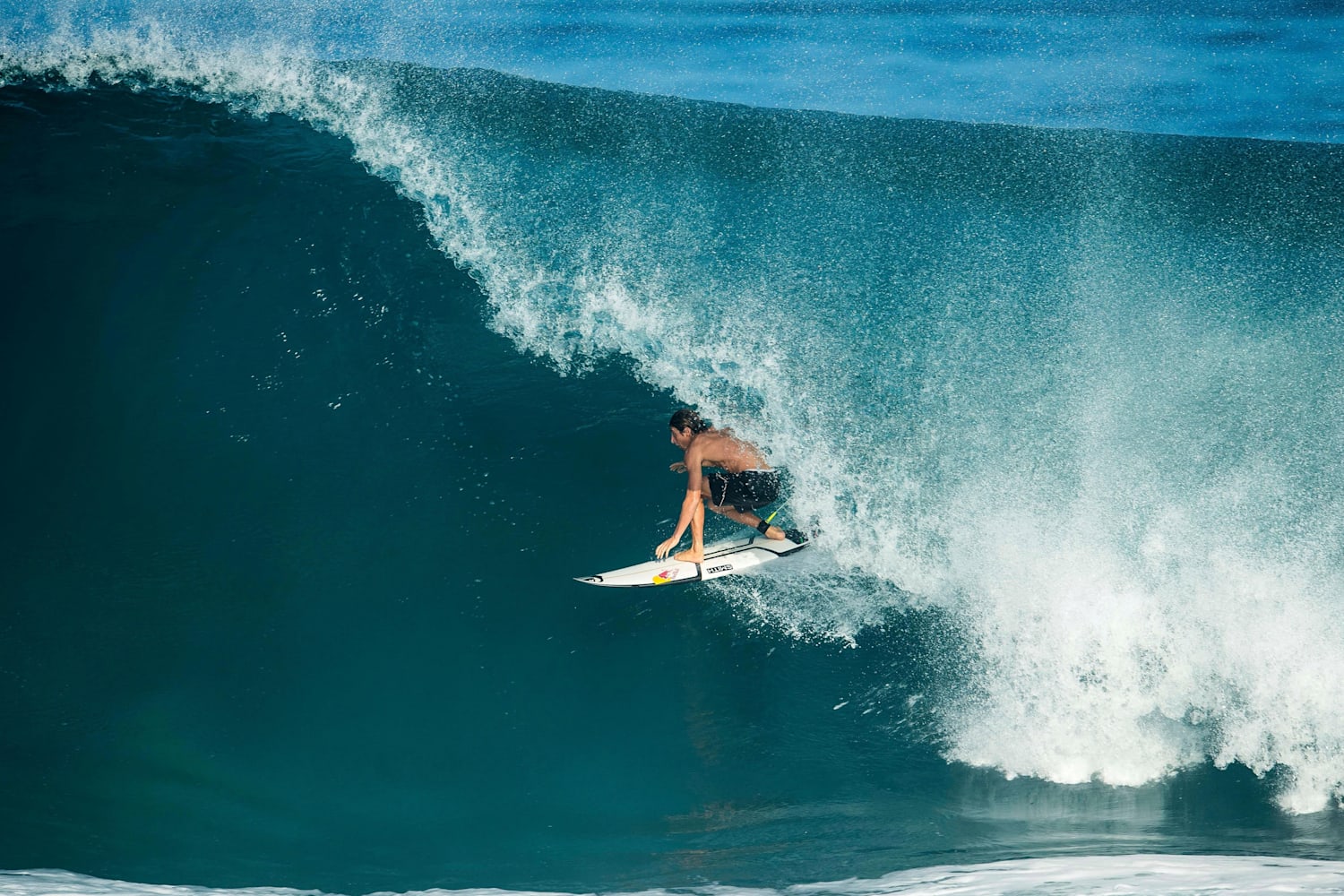 Leo Fioravanti: 2016 Surfing, Hit & Run | Red Bull Surf