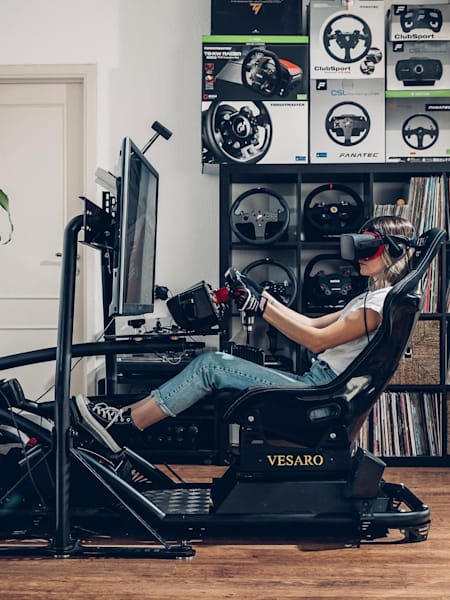 Sim Racing Girl a testé le simulateur Red Bull ! Vidéo