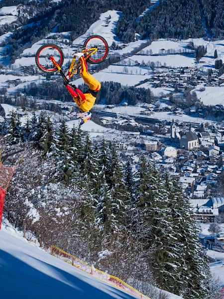 Fabio Wibmer auf der Streif » Bike-Ride über die Piste