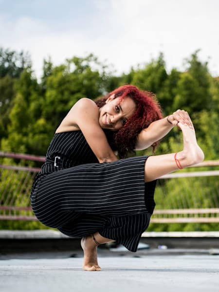 Rise of the B-Girls: Sarah Bee – Zamounda Crew – Video