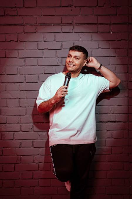 7 aufstrebende deutsche Comedians, die du kennen solltest