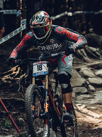 Greg Minnaar conquista novo recorde no downhill!