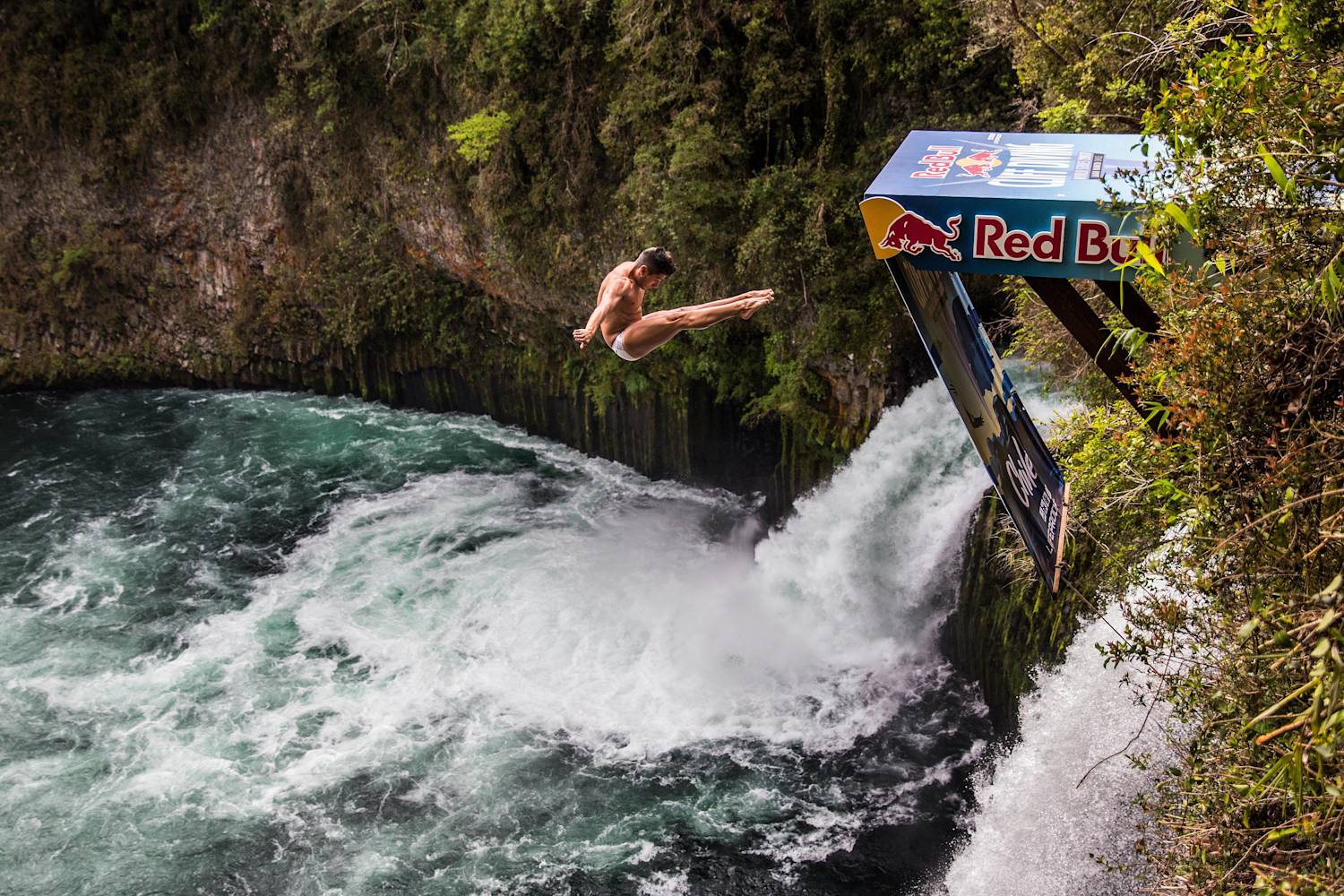 Red Bull Cliff Diving Chile: live – reasons to watch