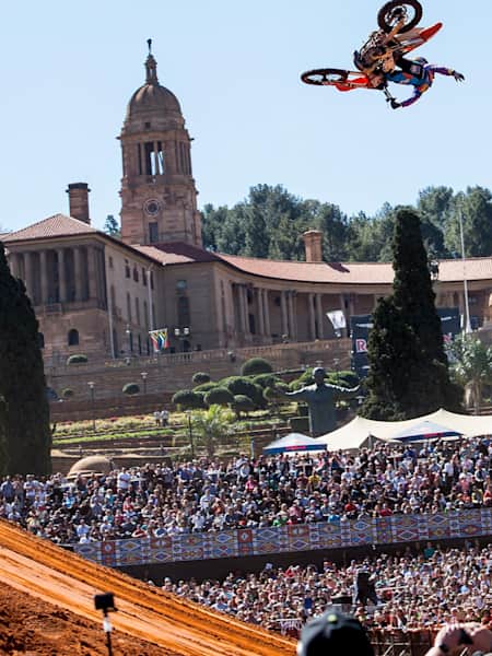 Red Bull X-Fighters en vídeo: los 50 eventos de FMX