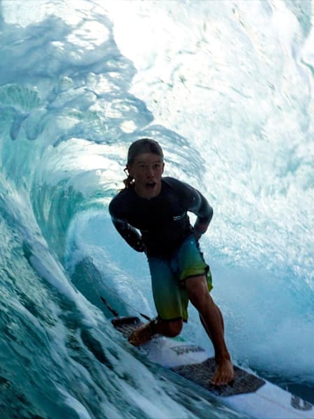 Surfing Indonesia **video** Tubes, aerials | Rio Waida