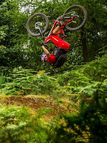 Nova Manobra de Danny MacAskill Wee Day Out