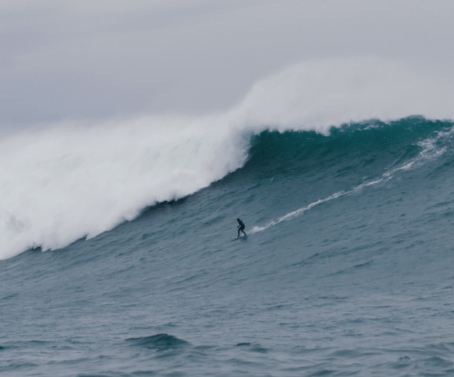 Surf: Justine Dupont sur la vague de Belharra ! - Vidéo