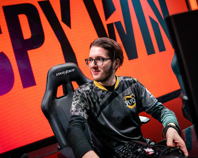 League of Legends: LEC & LCS playoffs first week review