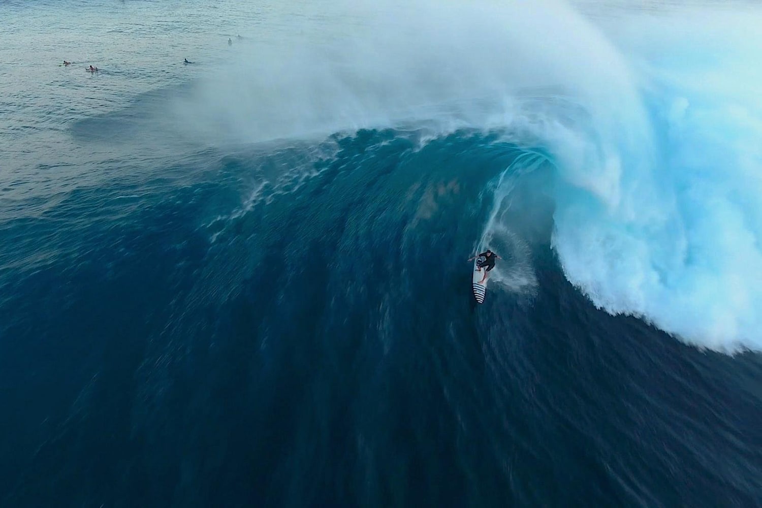 Peahi: Jaws free surfing highlights *Video*