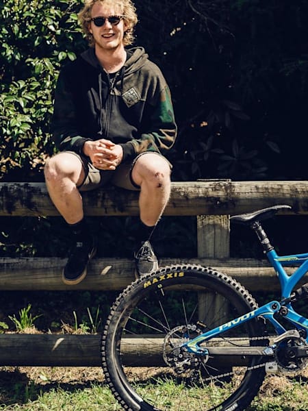 Bike Check: Bernard Kerr 2016 Pivot Phoenix Carbon DH