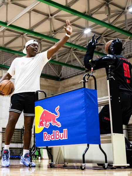 Lethal Shooter and a robot: technology meets basketball