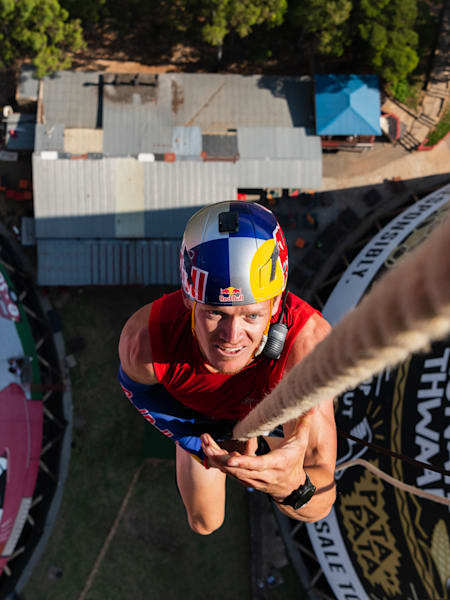 Thomas van Tonder: Guinness World Record touwklimmen