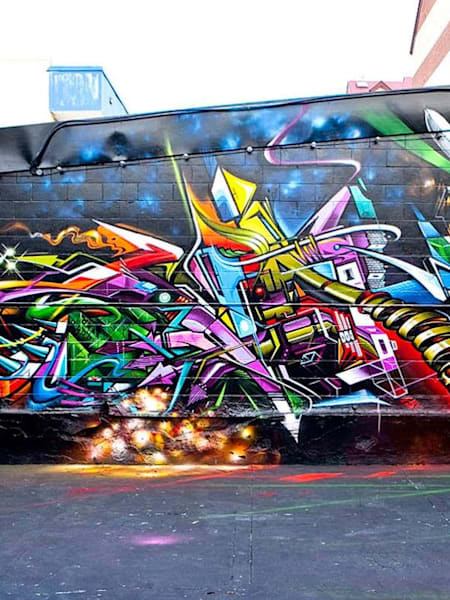 Vans The Omega: Graffiti artist on Dubai living mural