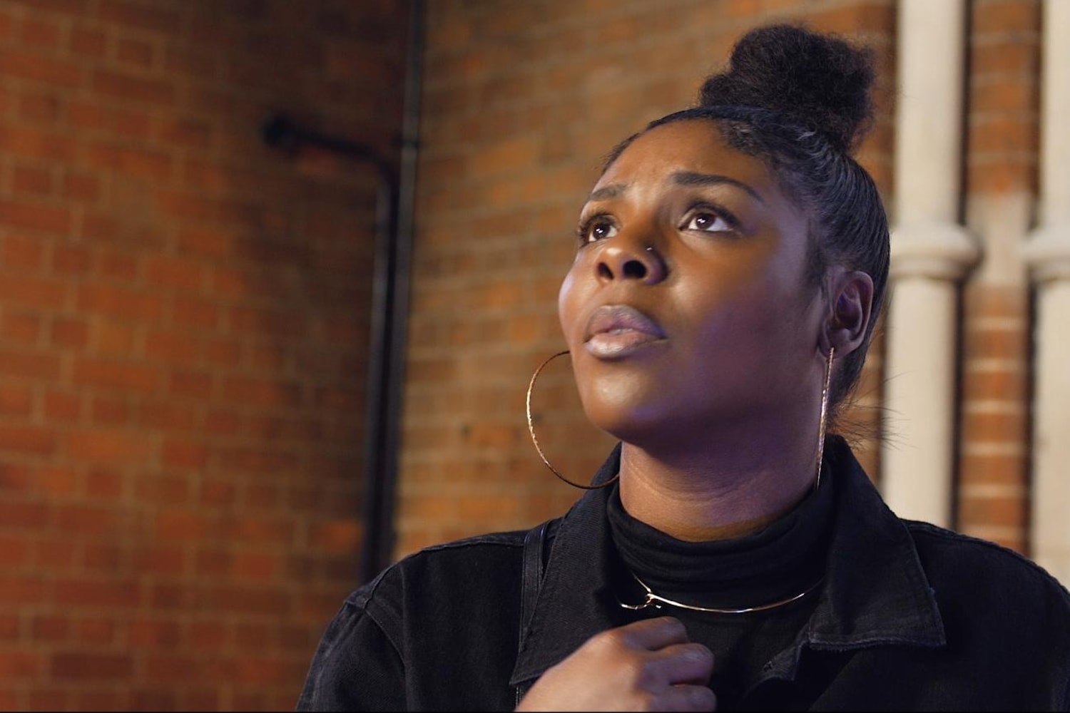 Malika performs I Live and Lua in live session +Videos+