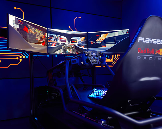 Red Bull Racing Esports y AOC unen sus fuerzas