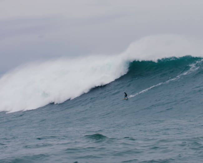 Surf: Justine Dupont sur la vague de Belharra ! - Vidéo