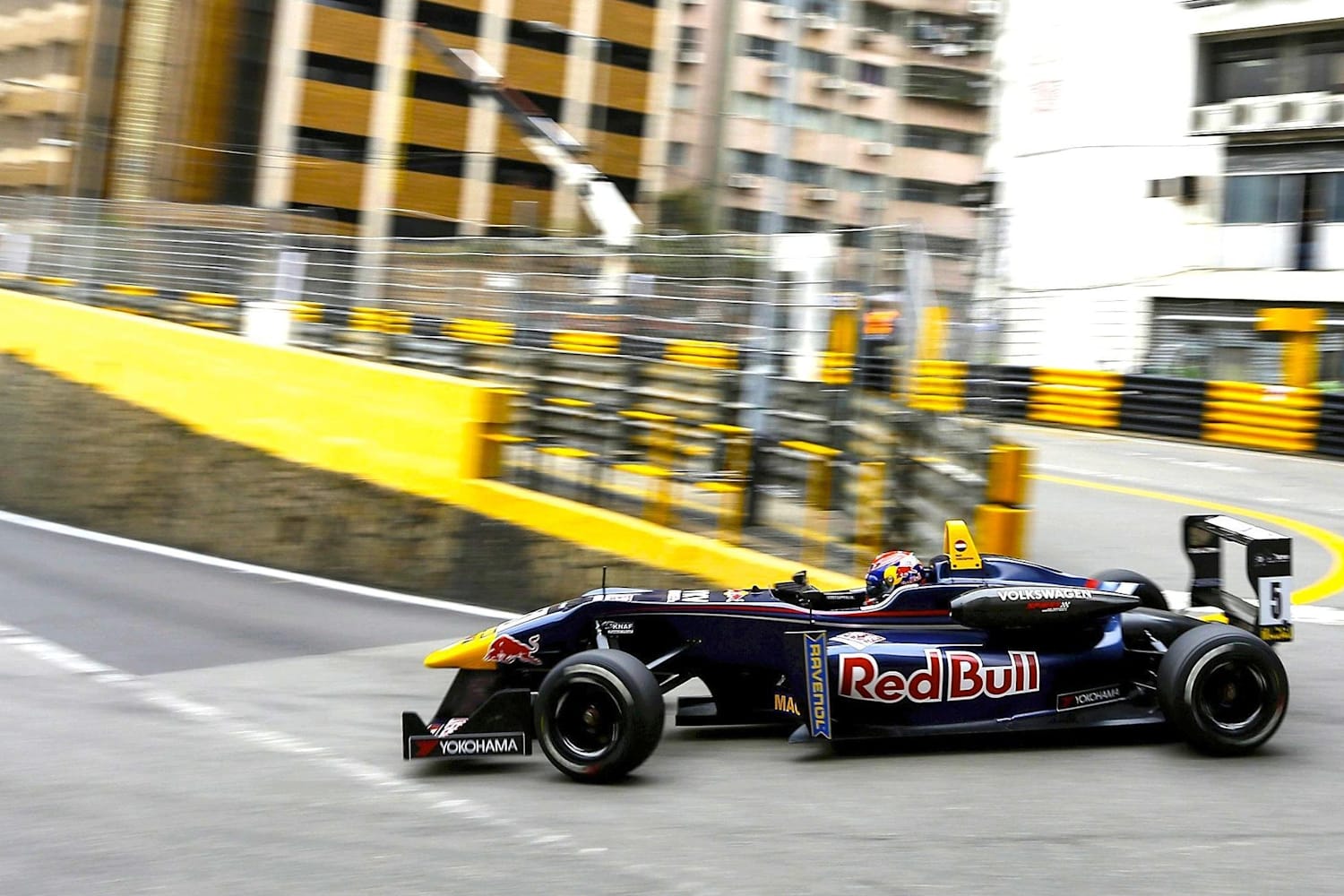 Macau Grand Prix 2015: Why drivers love it | Red Bull