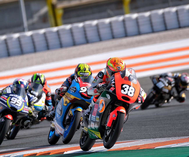 Blog | David Salvador fighting hard at FIM CEV Valencia