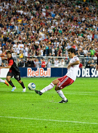 How soccer penalty kicks and shootouts work