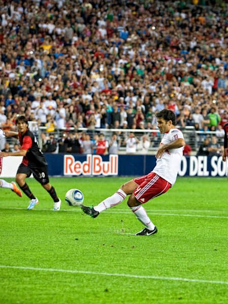 How soccer penalty kicks and shootouts work