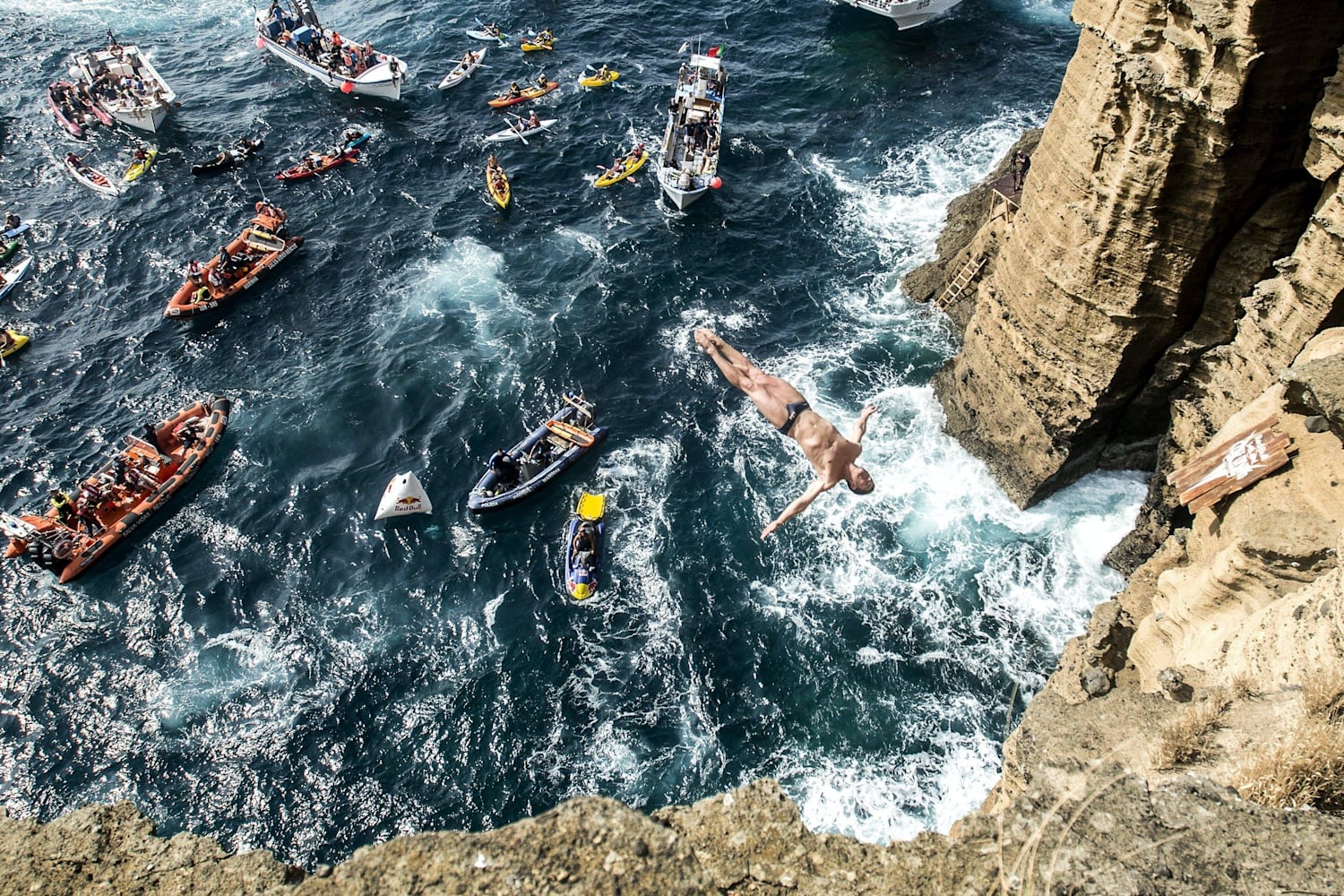 Red Bull Cliff Diving : São Miguel, Açores, Portugal