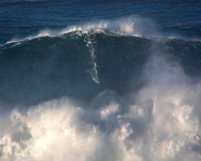 Surf olas grandes: Nazaré Tow Surfing Challenge 2022