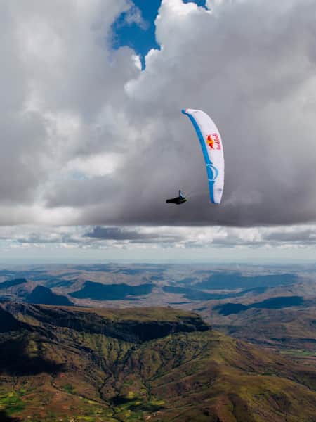 Tom de Dorlodot: parapente en Madagascar con vídeo