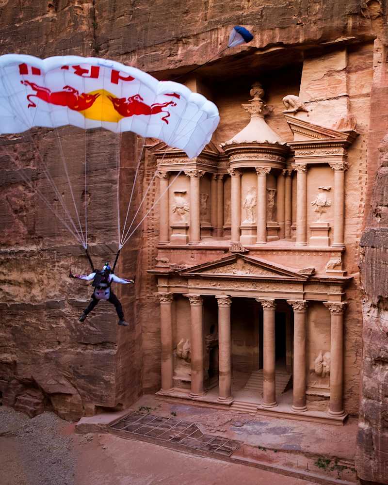 Salto Base Red Bull Extreme Cliff Jumping On A Motorbike