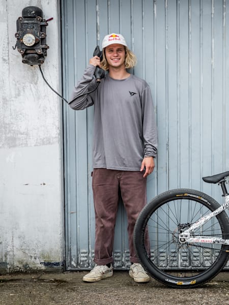 Erik Fedko Bike Check: YT Custom Dirt Jump Bike