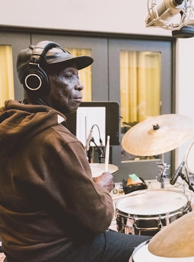 Tony Allen: der legendäre Drummer und seine Kollabos