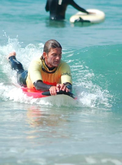 Iván García Jara: el actor de doblaje que surfea