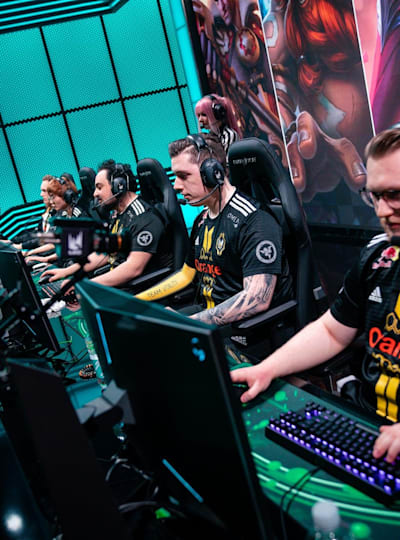 League of Legends LEC trophy: Vitality team +interview+