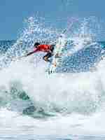 Izzi Gomez: surfing – Red Bull Athlete Profile