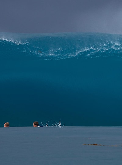 P-Pass surf wave - 10 of the best shots of all time