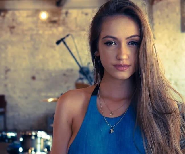 KStewart performs a live session for RedBull.com/Music